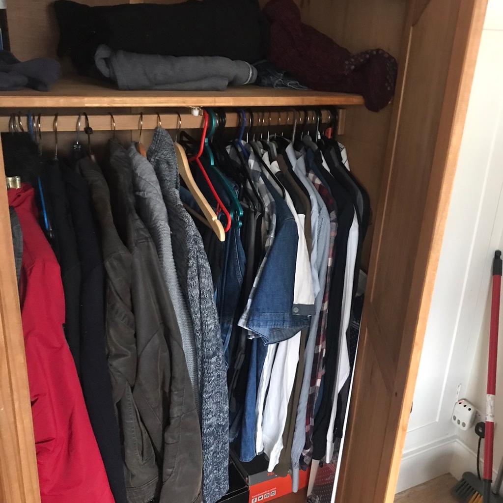 Solid Pine Wardrobe in SW1W London für £ 80,00 zum Verkauf | Shpock AT