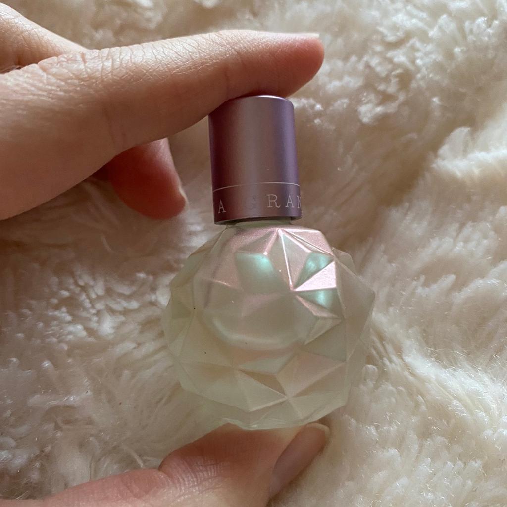 Ariana Grande Moonlight Miniatur Parfüm in 65191 Wiesbaden für 7,00 ...