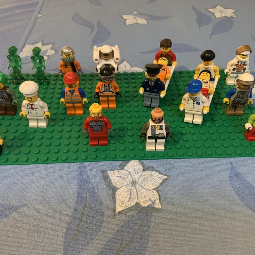 Lego City Figuren und Tiere mit Zubehör in 6071 Gemeinde Aldrans für € ...
