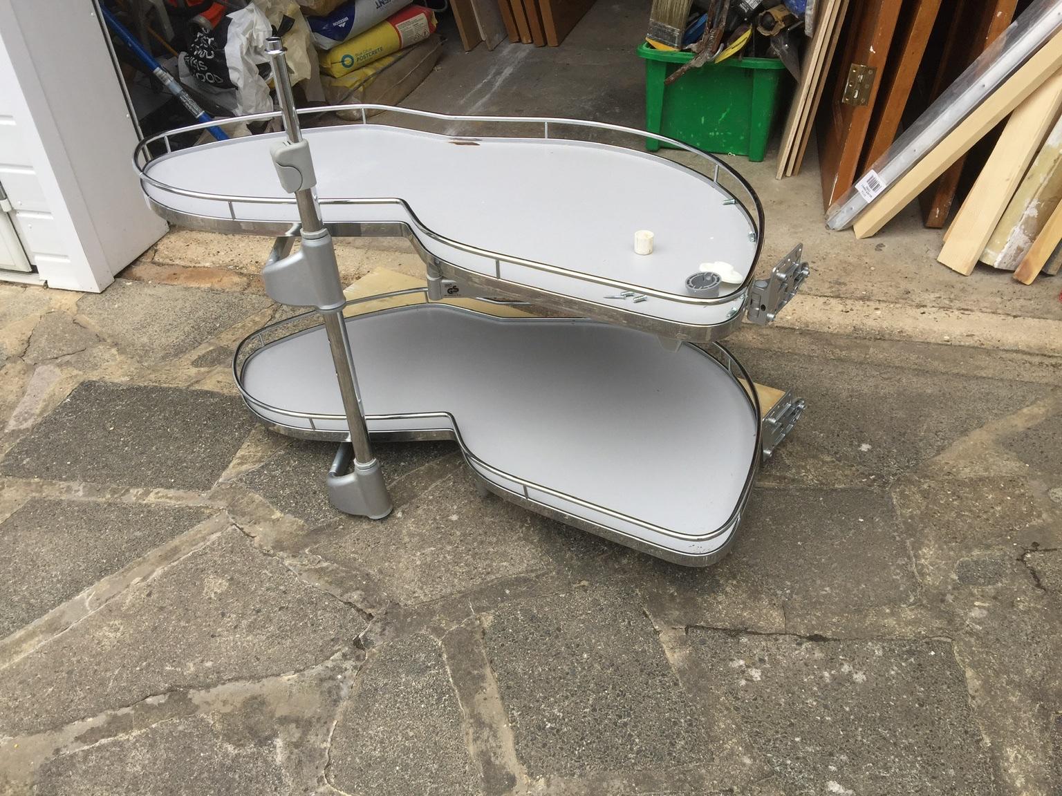Kidney corner pull out unit in DA7 Bexley für £ 15,00 zum Verkauf ...