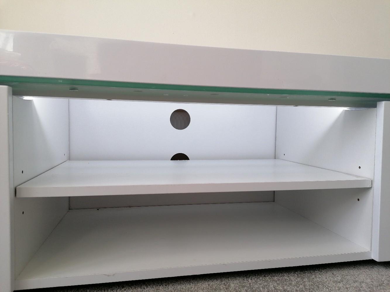 TV unit white gloss in B14 Birmingham für £ 40,00 zum Verkauf | Shpock AT