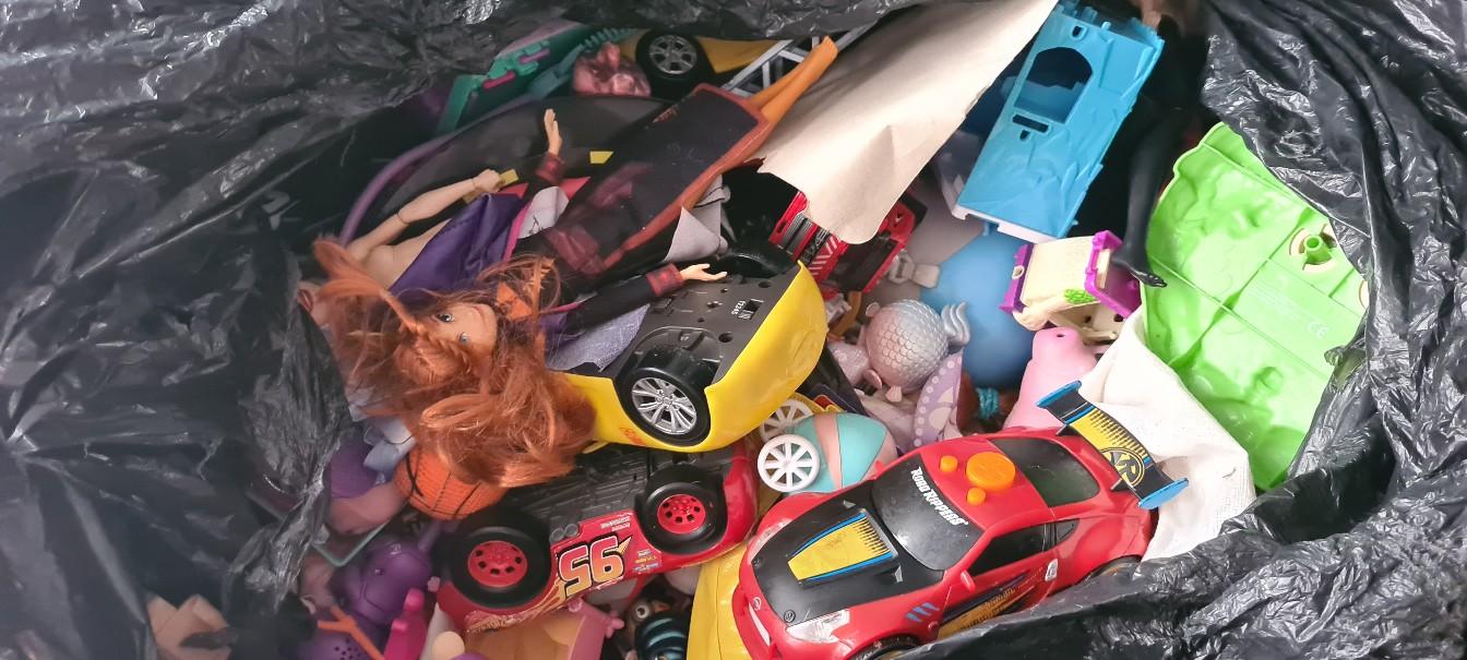 x2 huge wheelie bin size binbags full of toys in L12 Liverpool for free ...