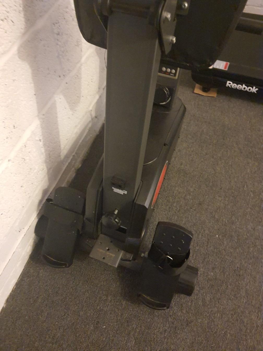 Olympus Hydrow Rowing Machine. in UB9 London für £ 50,00 zum Verkauf ...