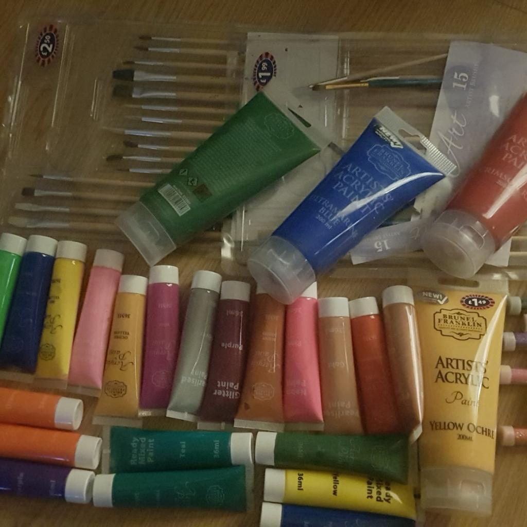 acrylic paint bundle in TS18-Tees für 5,00 £ zum Verkauf | Shpock DE