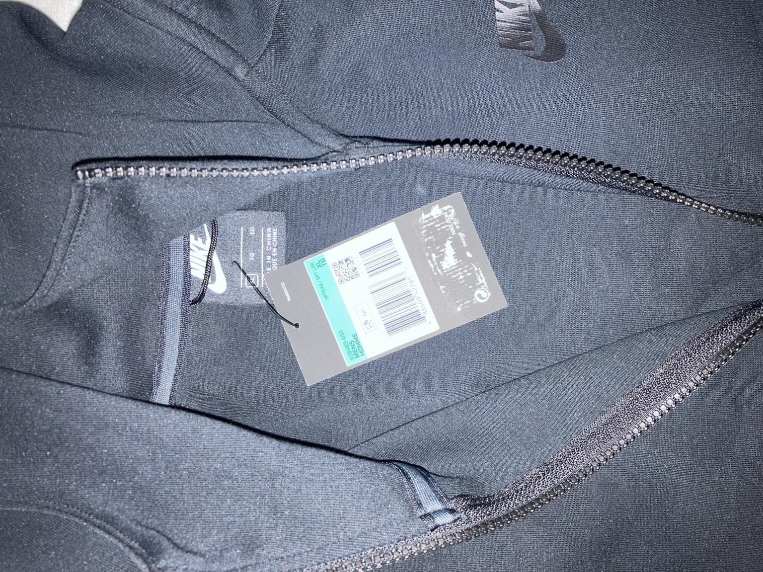 Nike Black Tech Fleece Hoodie in CR0 Croydon für 65,00 £ zum Verkauf ...
