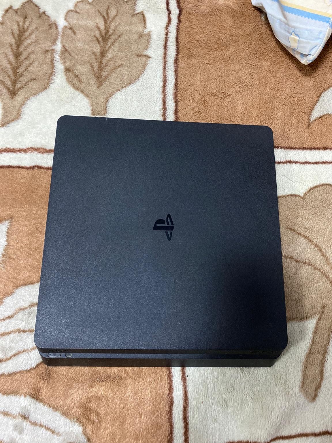 PS4 Slim 1 TB (ohne controller) in 90429 Nürnberg für 180,00 € zum ...