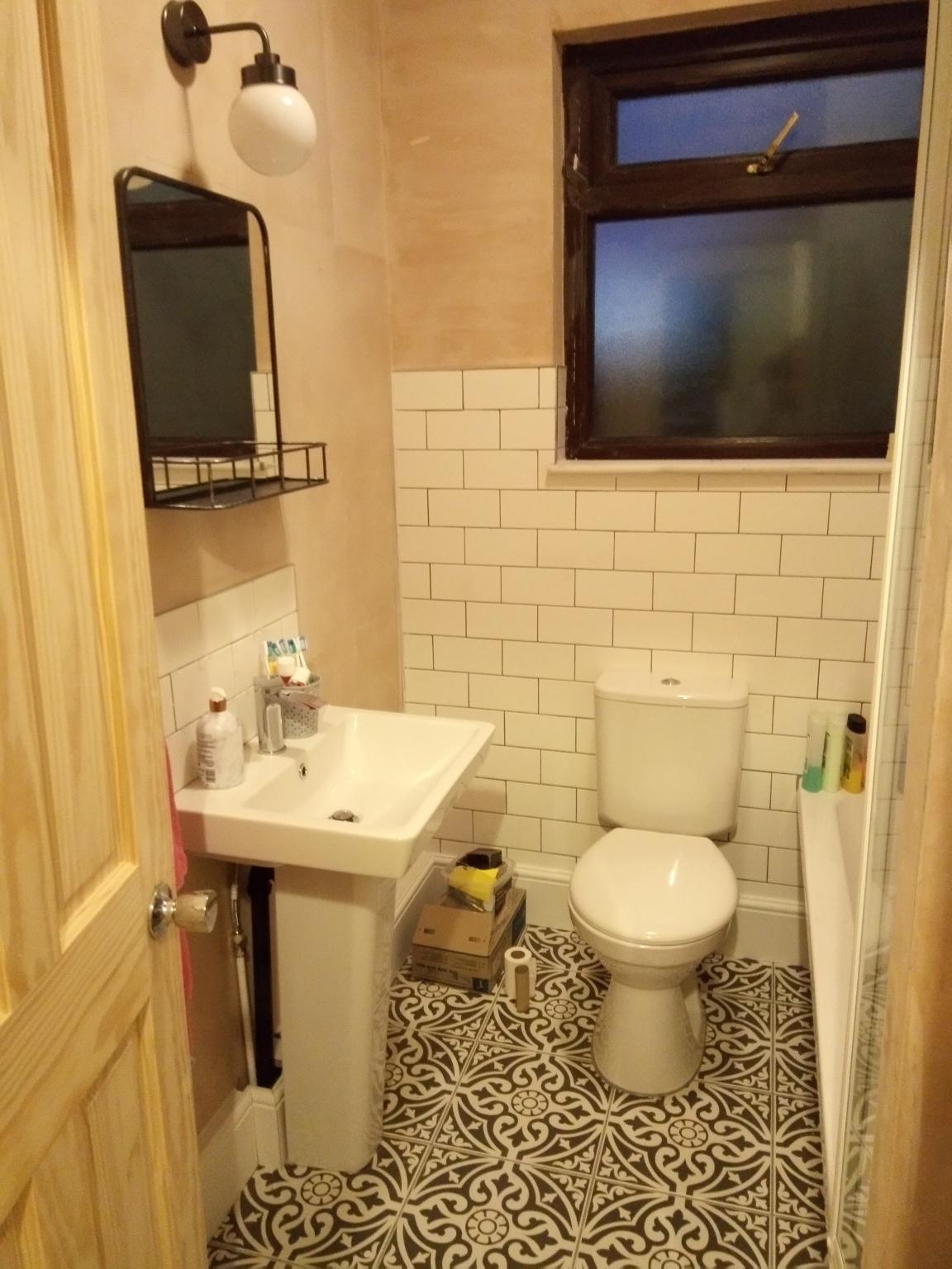Metro Tiles 4 4 Square Meters In M25 Bury For 3 00 For Sale Shpock