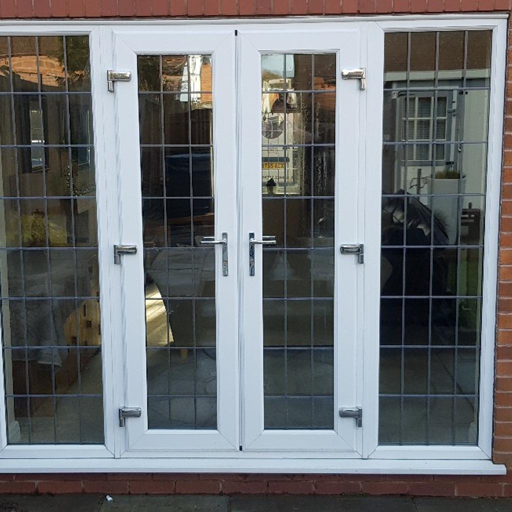 white pvc french doors & side panels in DE55 Bolsover für 250,00 £ zum ...