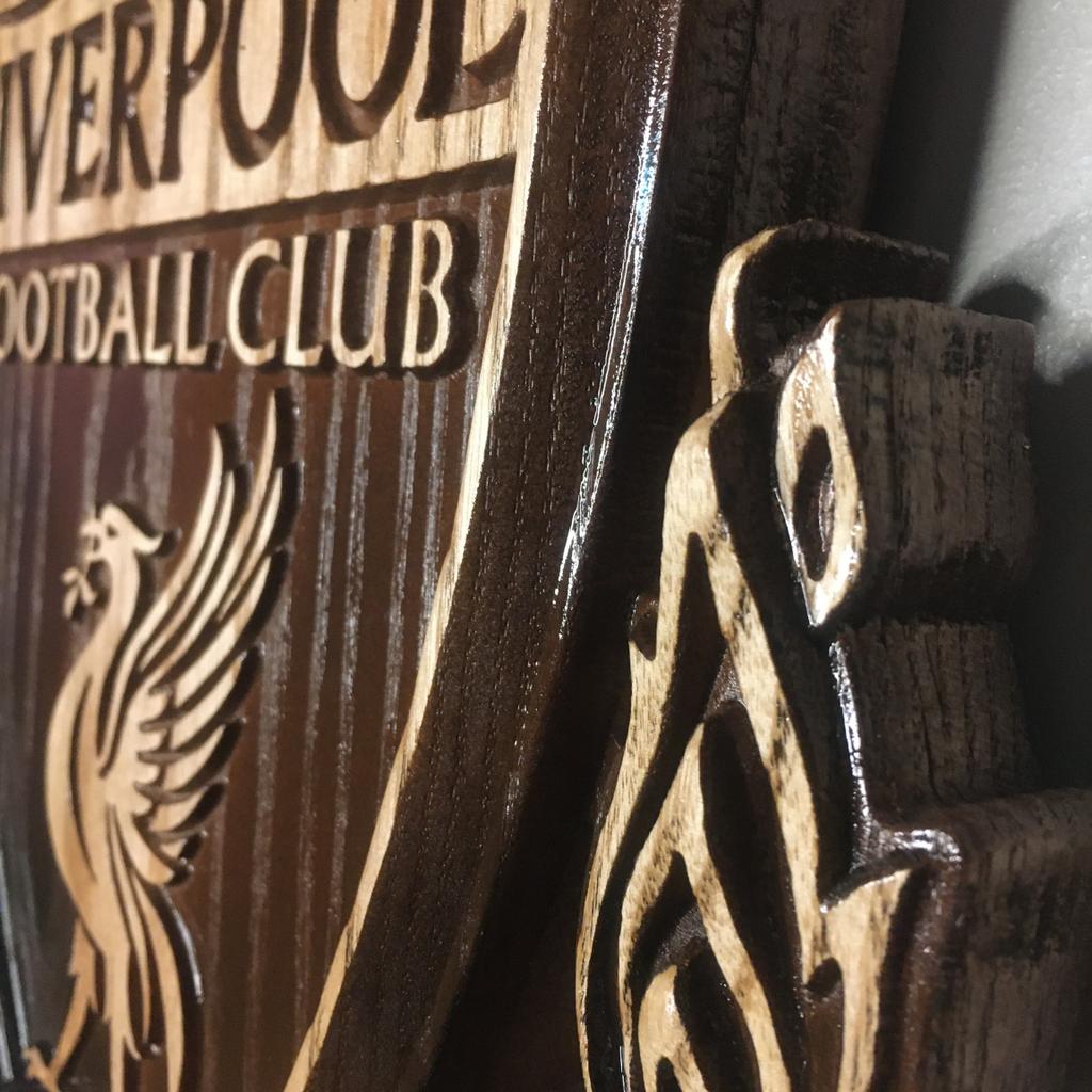 LIVERPOOL FC WOOD CARVING PLAQUE CREST LOGO in SW1V London für 55,00 ...