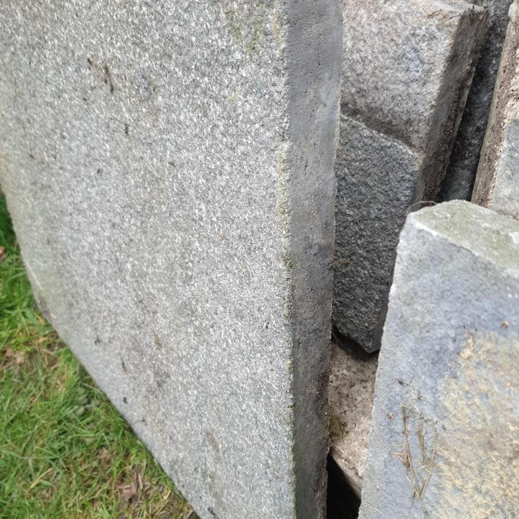 600mm by 600mm by 35mm Grey Paving Slabs in KT10 Elmbridge für gratis ...