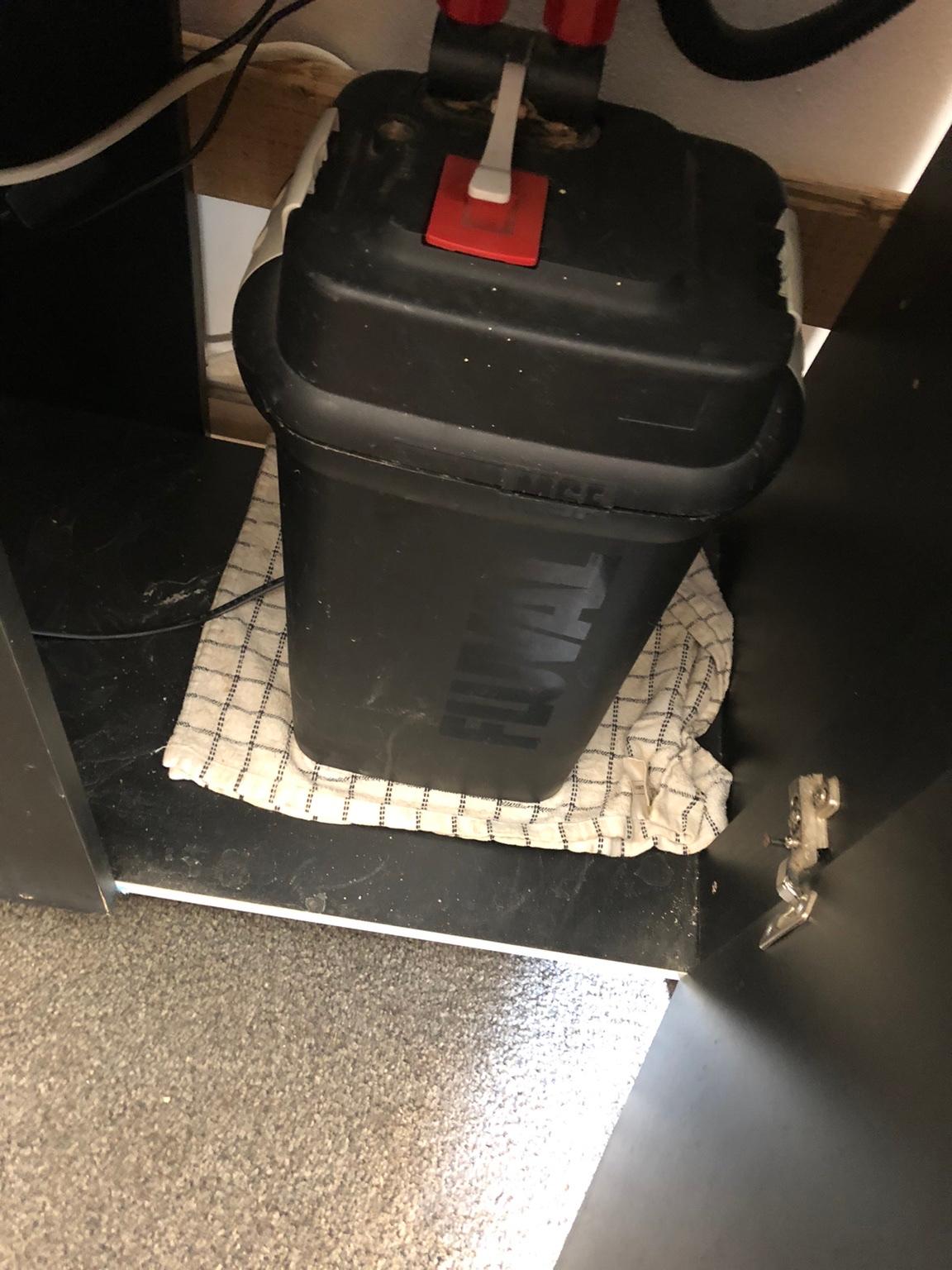 Fluval 240 fish tank in Barnsley für 120,00 £ zum Verkauf | Shpock DE