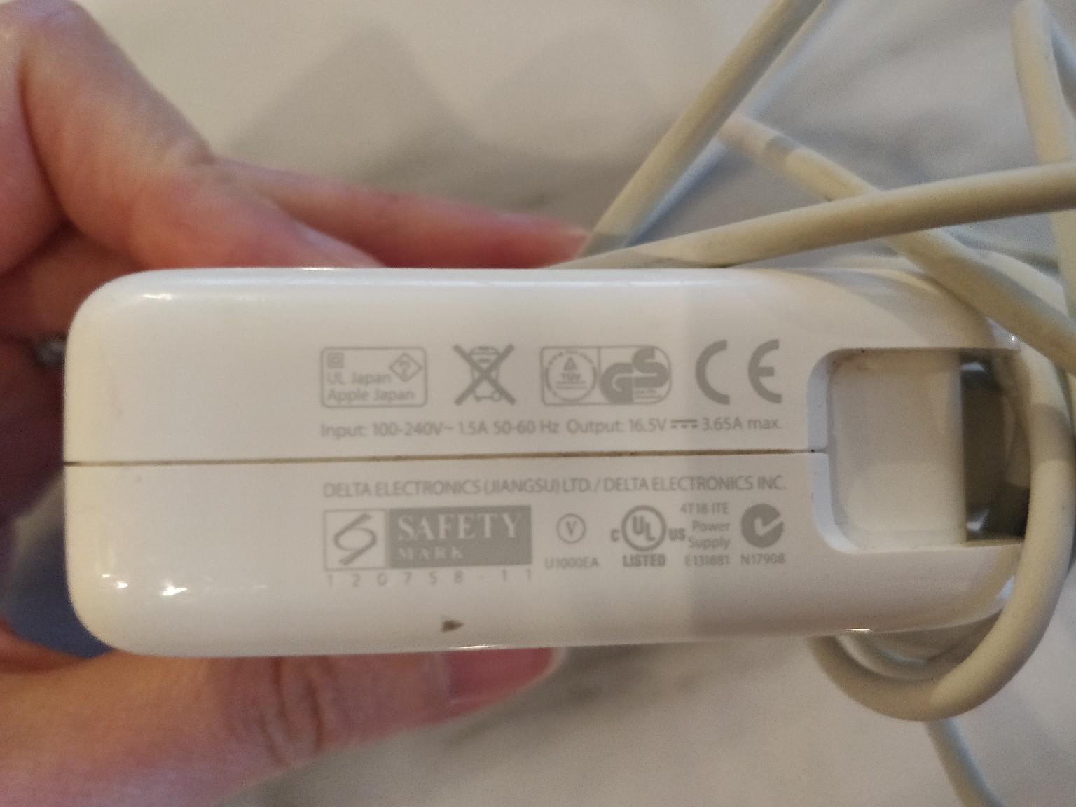 Apple MagSafe 2 Power Adapter in E15 Newham für 20,00 £ zum Verkauf ...