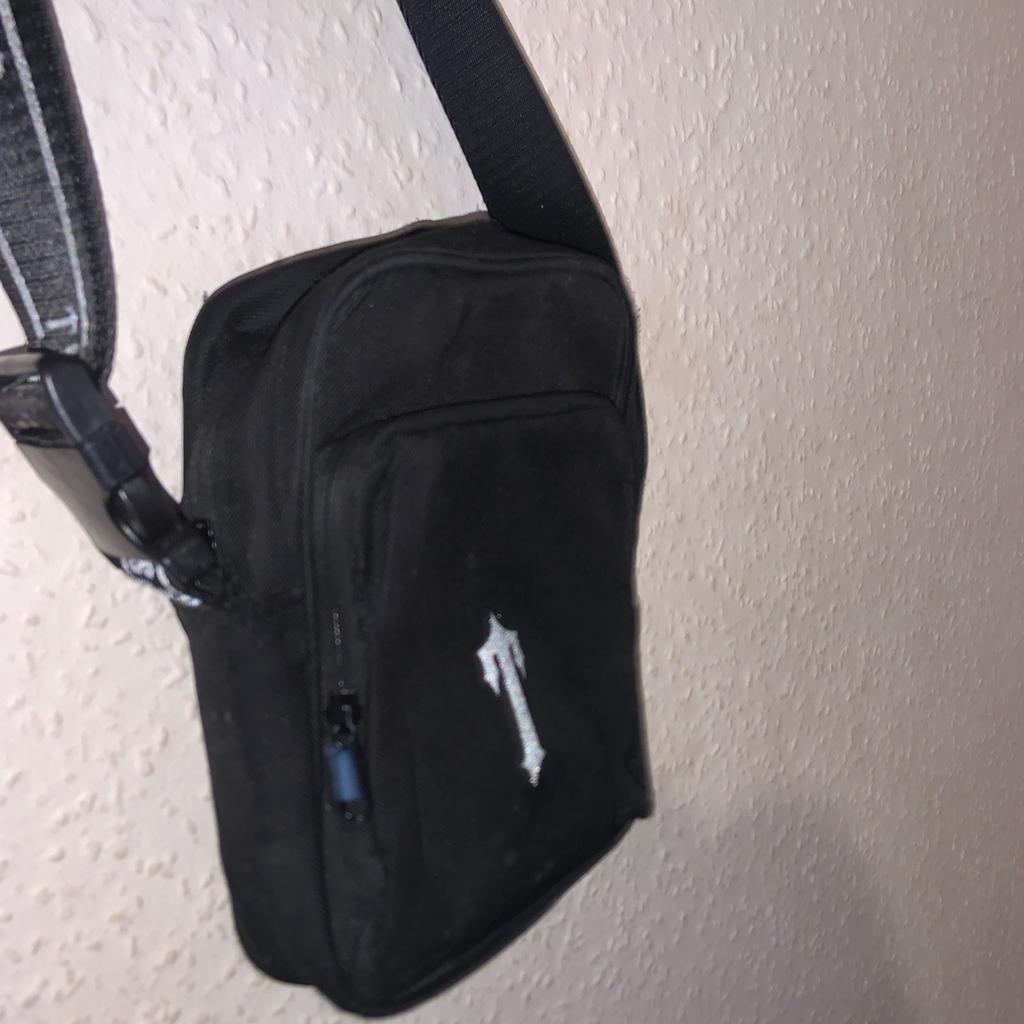 Trapstar pouch in E5 London für 40,00 £ zum Verkauf | Shpock DE