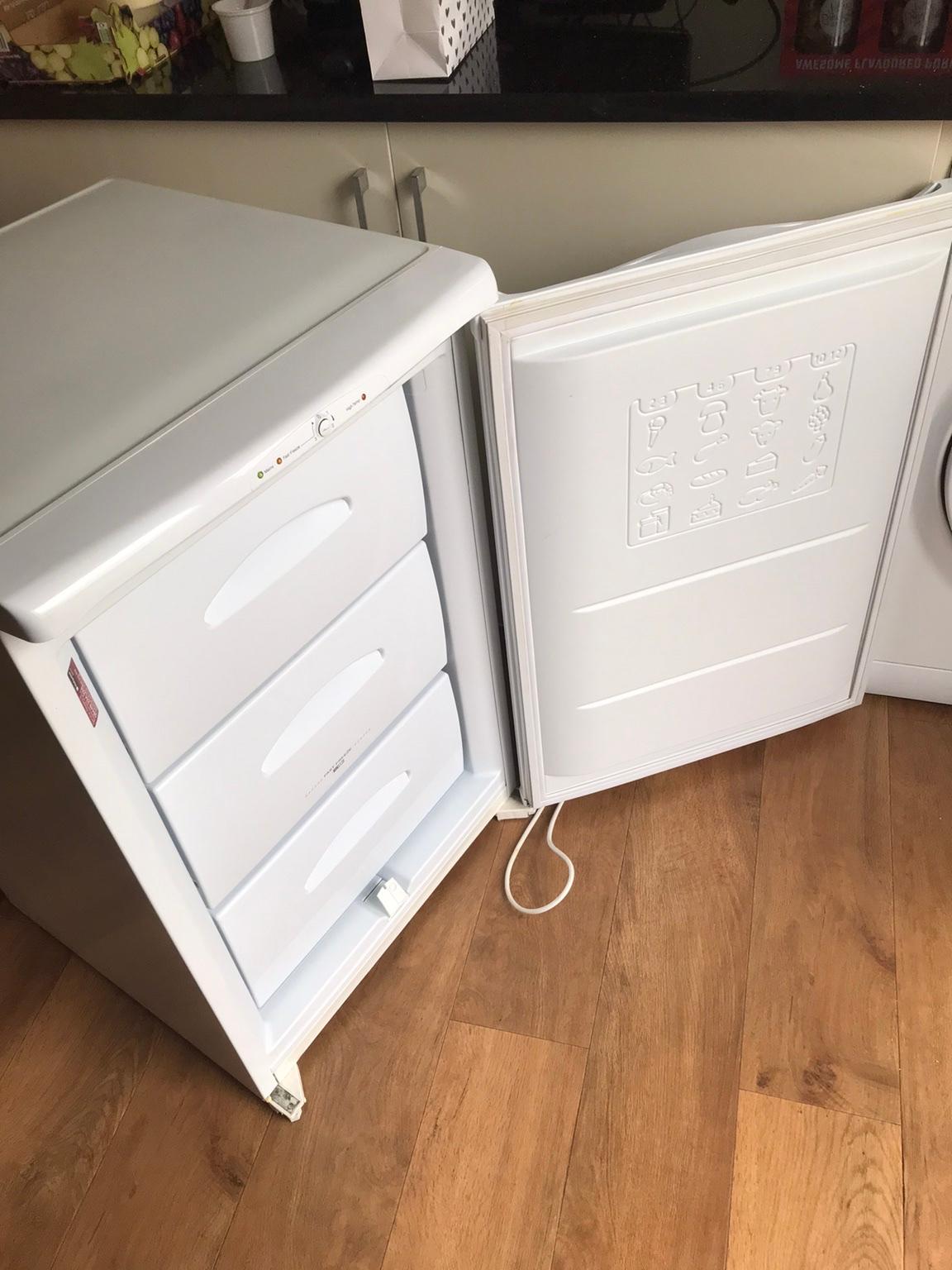 Hotpoint Under-Counter RZAV21 Freezer in Dudley for £50.00 for sale ...