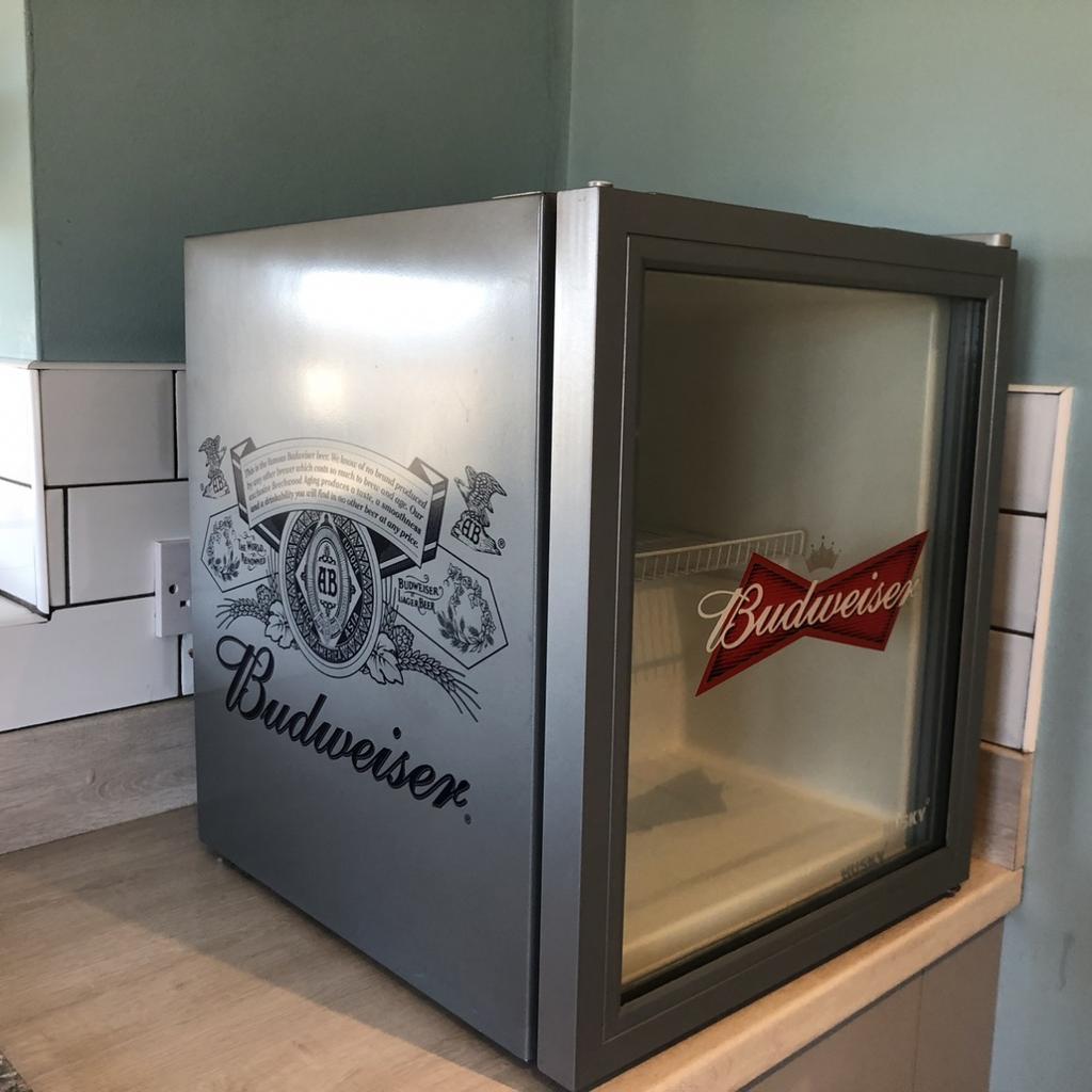 Rare Budweiser fridge with glass door in NN17 Corby für £ 60,00 zum ...