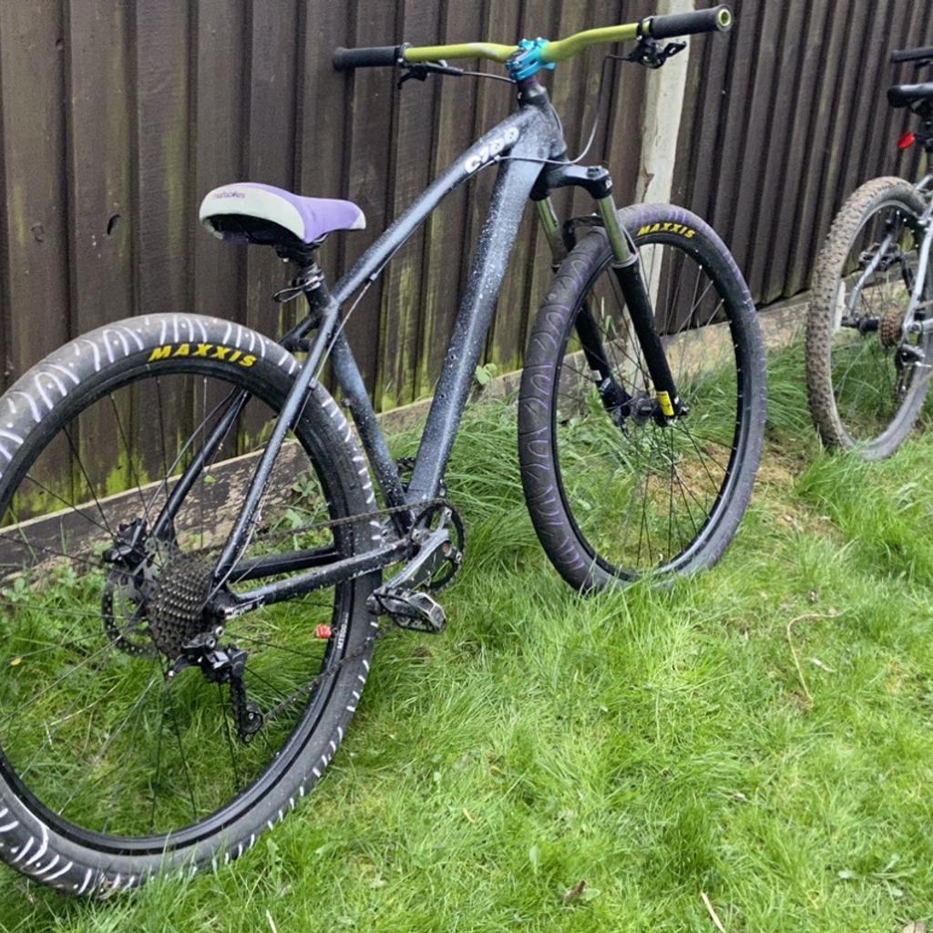 C100 wheelie bike and mtb in N15 London Borough of Enfield für 400,00 ...