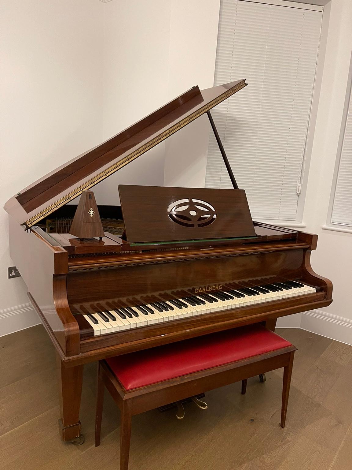 Baby Grand Piano in KT2 London für 600,00 £ zum Verkauf | Shpock DE