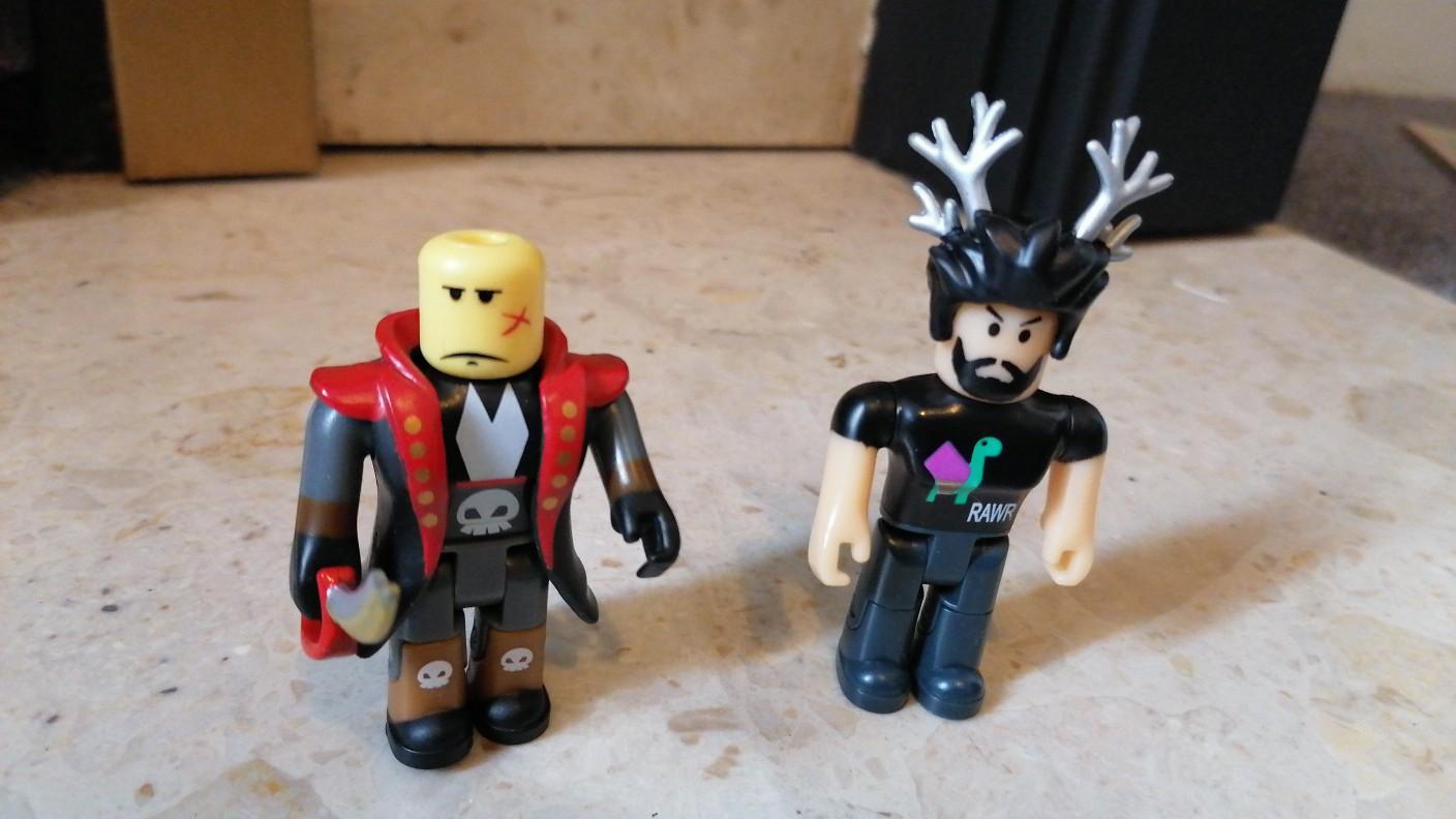 Roblox figures in WS1 Walsall für £ 4,00 zum Verkauf | Shpock AT