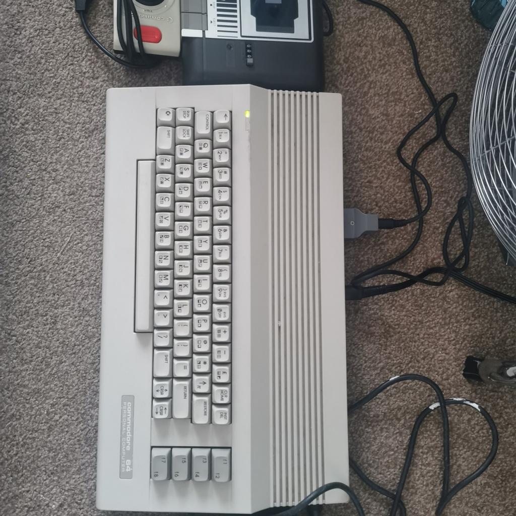Commodore 64 computer console bundle in CO15 Tendring für 50,00 £ zum ...