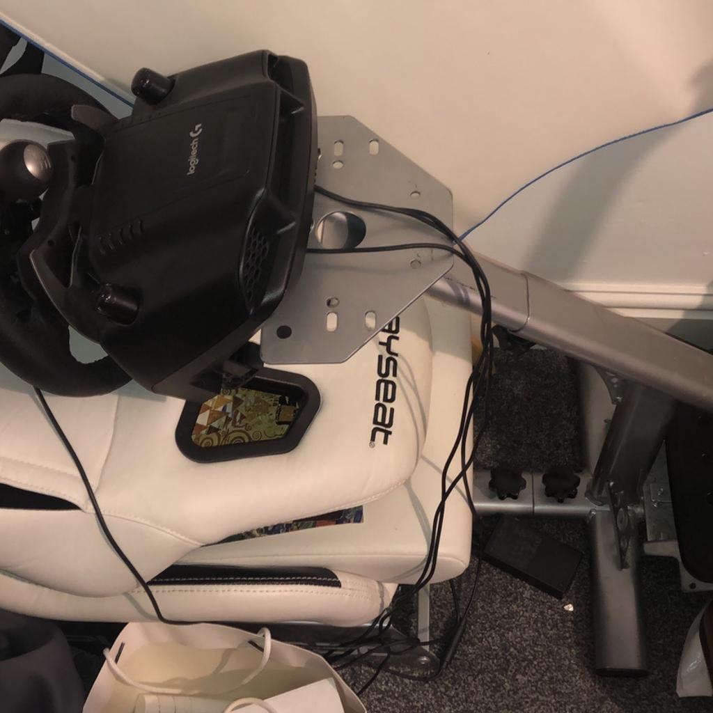 Logitech G920 set and PLAYSEAT frame in CH2 Chester für £ 220,00 zum ...