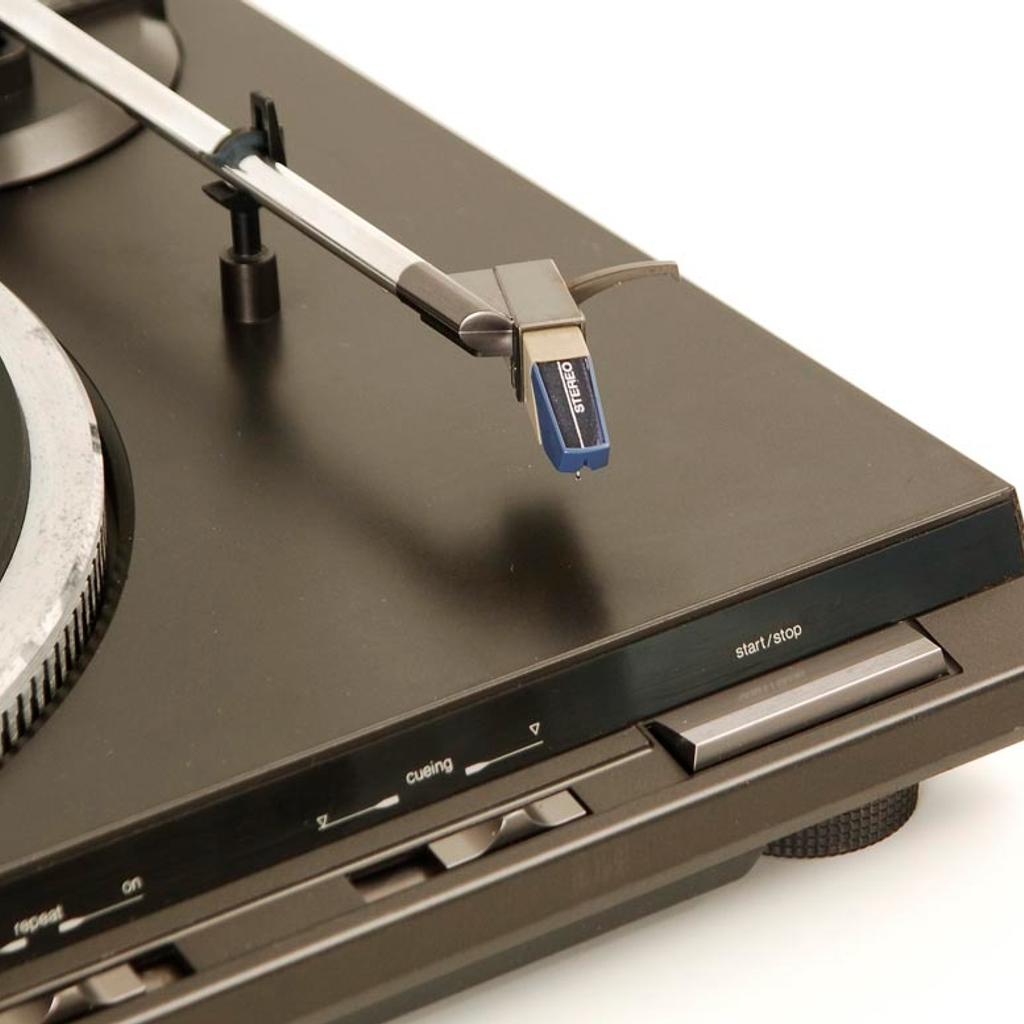 Technics SL-DD33 Automatic Turntable in NW10 London for £150.00 for ...
