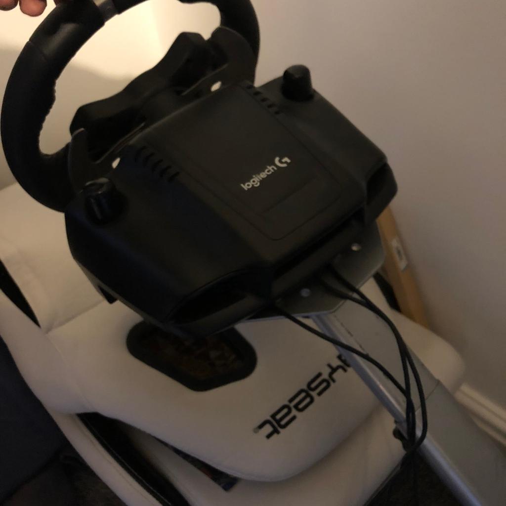 Logitech G920 set and PLAYSEAT frame in CH2 Chester für £ 220,00 zum ...