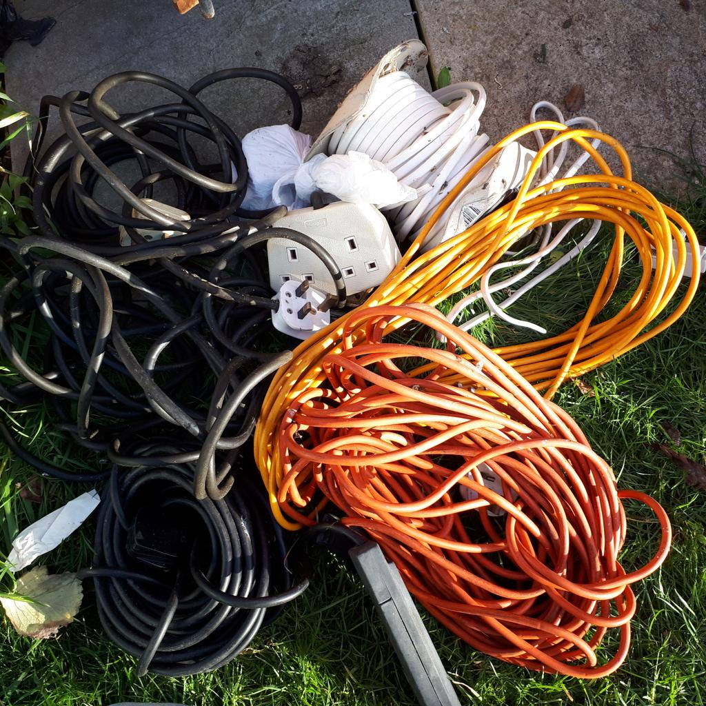 mix of Cables in London Borough of Redbridge für 5,00 £ zum Verkauf ...