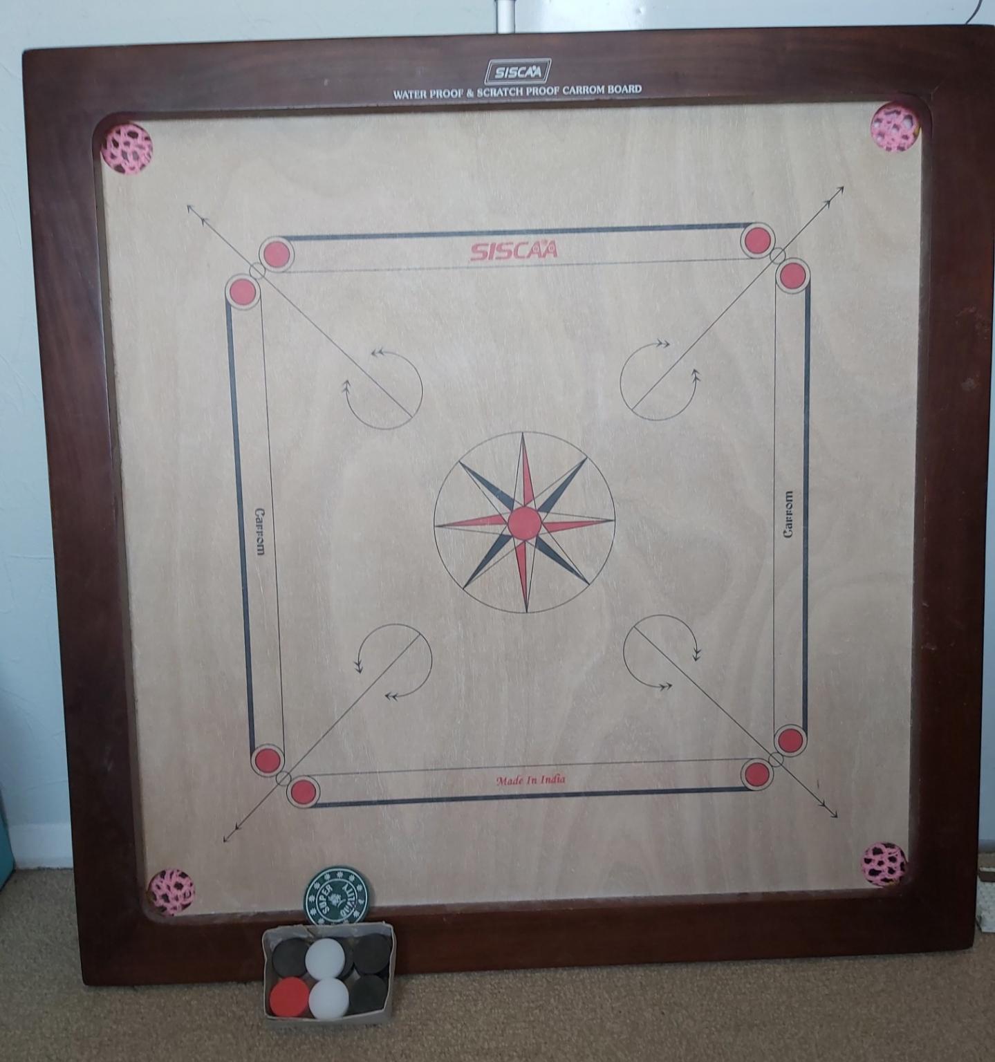 Carrom board with counters in Langley für 30,00 £ zum Verkauf | Shpock DE