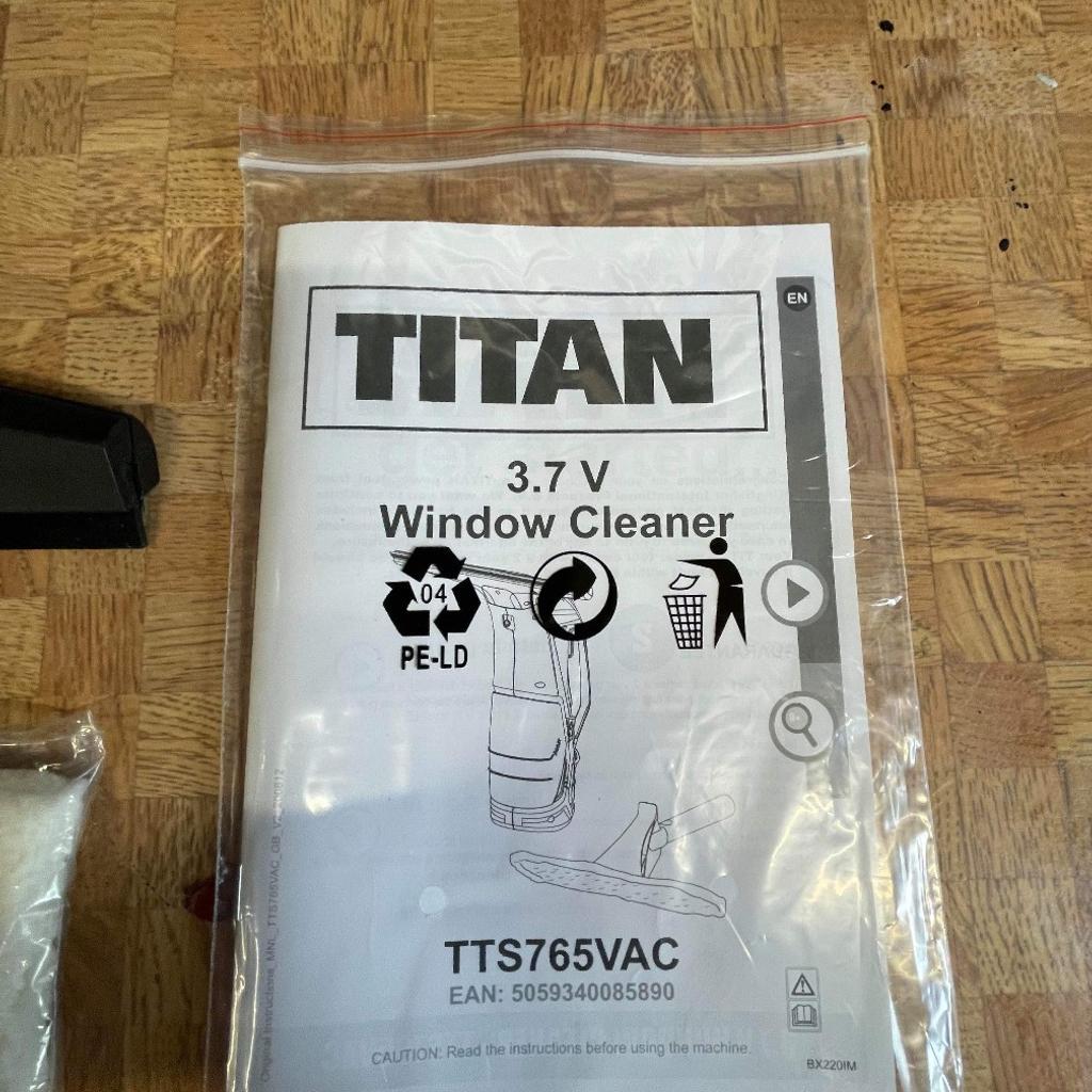 Titan 3.7v Cordless Window Washer/Cleaner in DY10 Wyre Forest für £ 15 ...