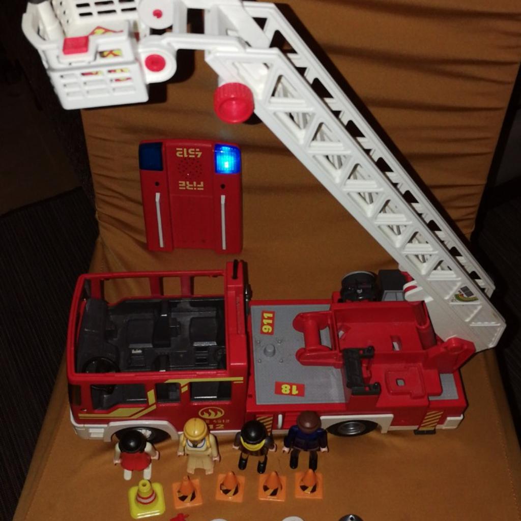 Playmobile Fire engine with lights sounds £10 in SE9 Greenwich für 10 ...