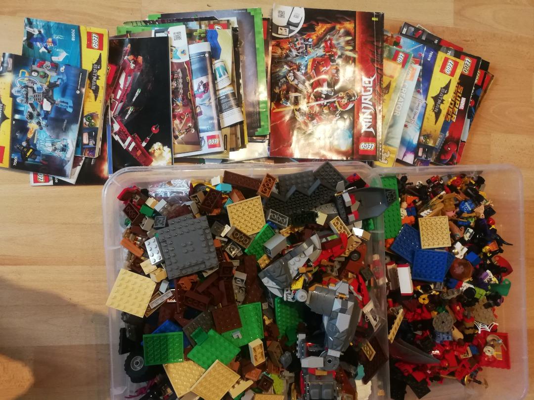 großes Lego Konvolut über 8 kg mit über 30 An in 4050 Traun for €200.00 ...
