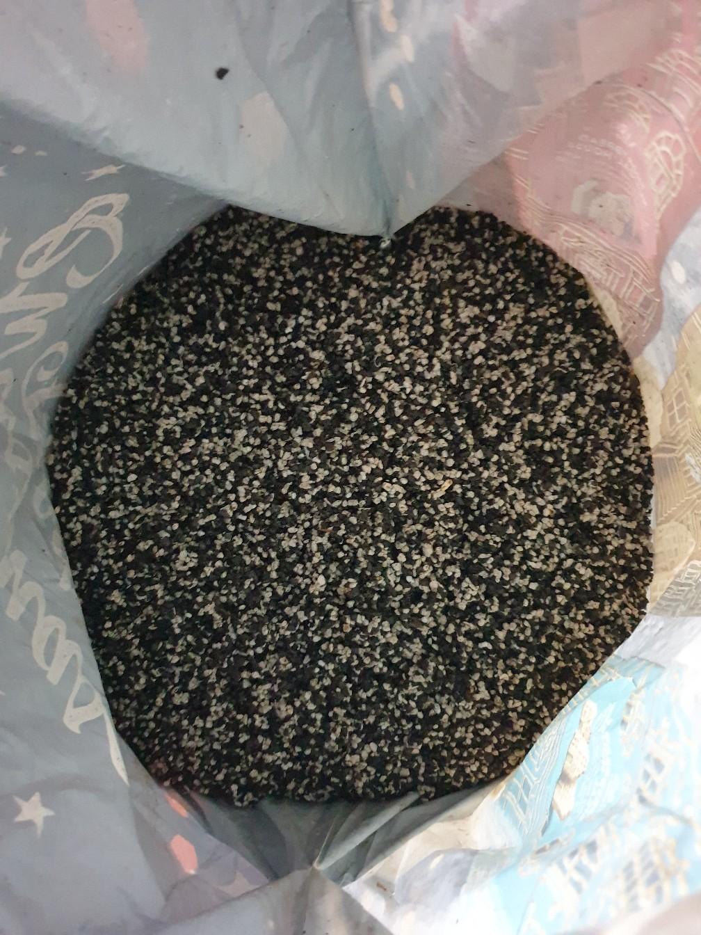 Large bag of aquarium/fish tank gravel in S35 Sheffield für gratis zum ...