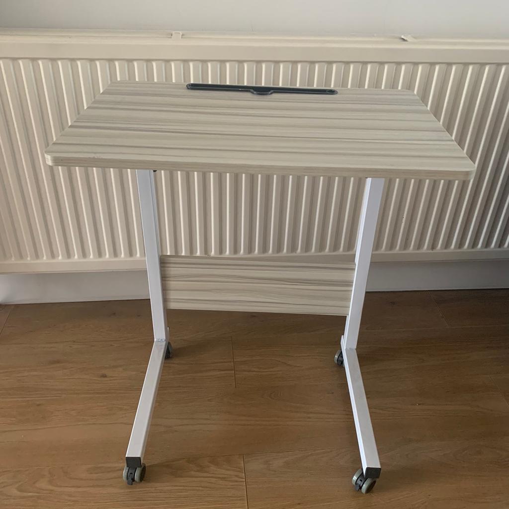 Adjustable height study table in Spelthorne für 30,00 £ zum Verkauf ...