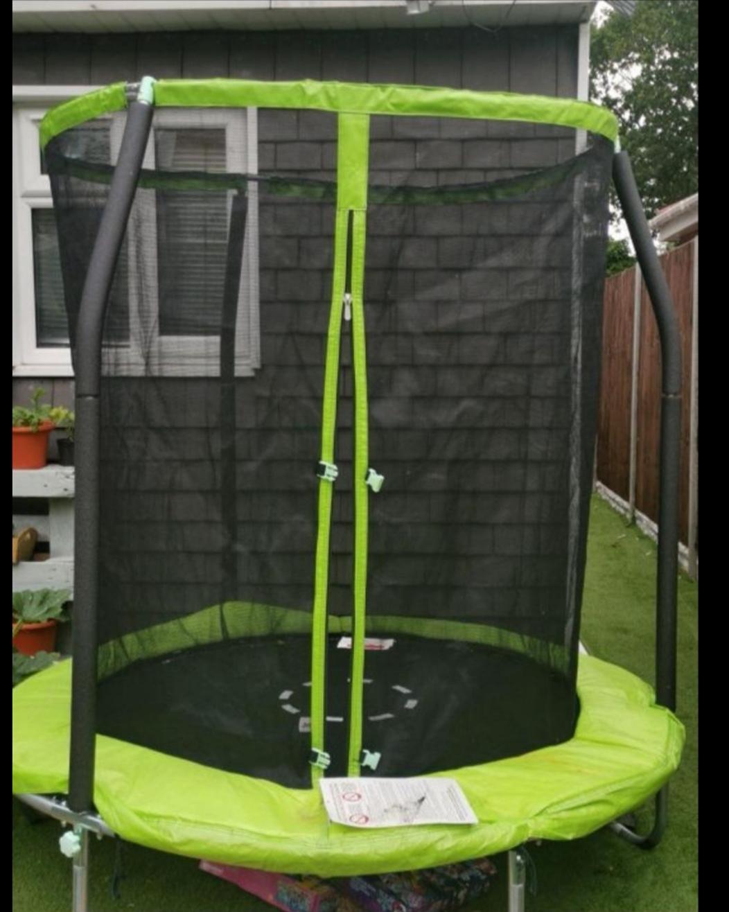 trompoline with enclosure in TW3 Hounslow für 70,00 £ zum Verkauf ...