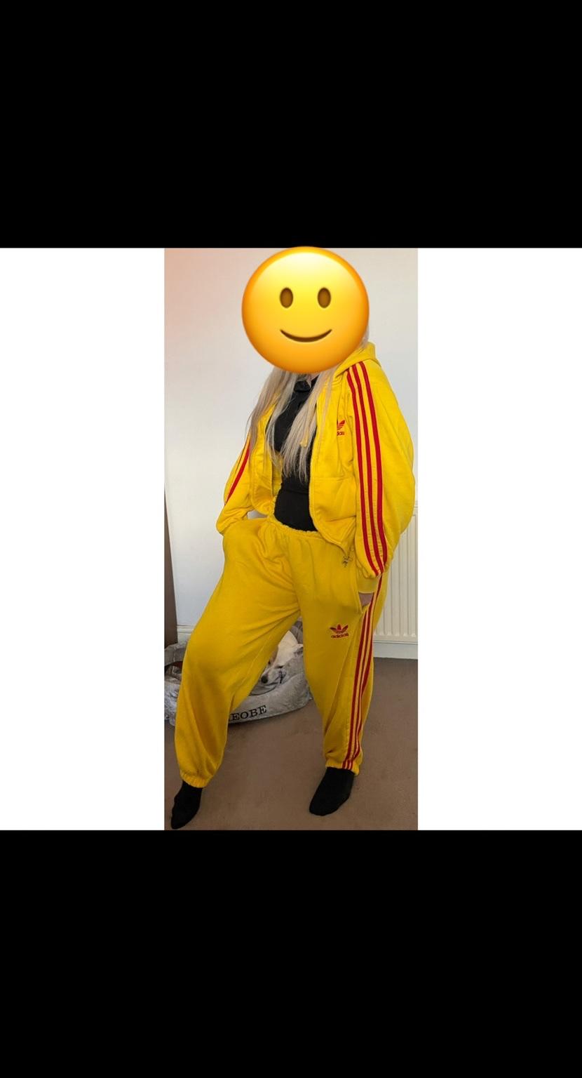 Yellow and Red Adidas Tracksuit in BL1 Bolton für 50,00 £ zum Verkauf ...