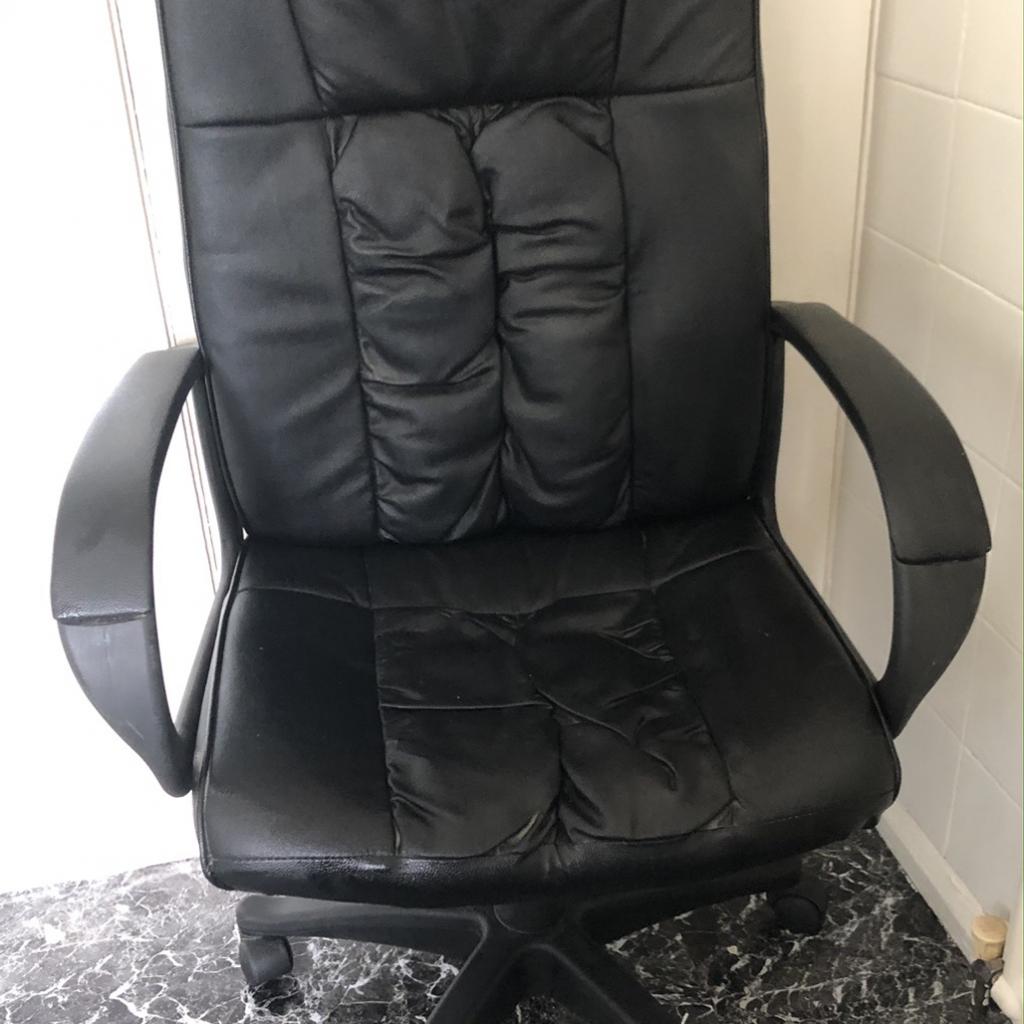 Black swivel office chair in B68 Sandwell für 5,00 £ zum Verkauf ...