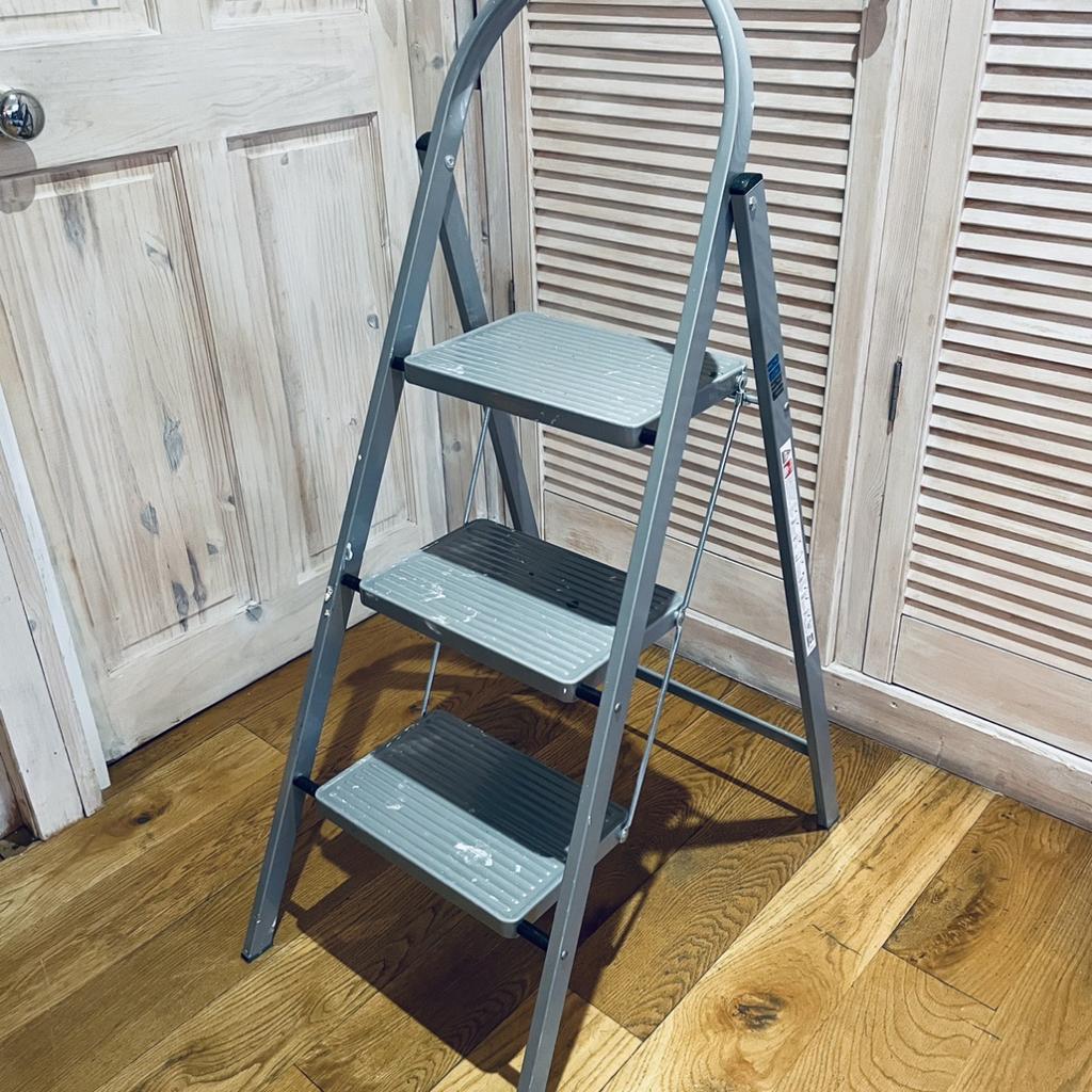 3 step step stool / ladder in EC2A London für £ 17,00 zum Verkauf ...