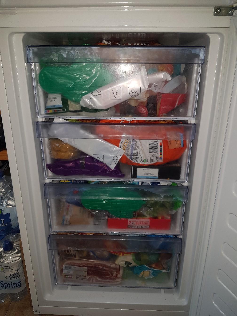 beko tall fridge freezer with water dispenser in North Kesteven für 80 ...