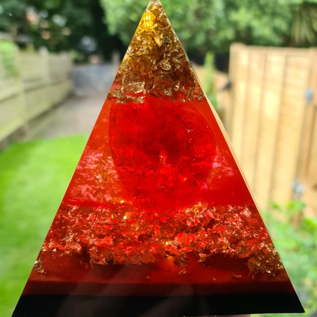 light up pyramid in TN1 Wells für 30,00 £ zum Verkauf | Shpock DE