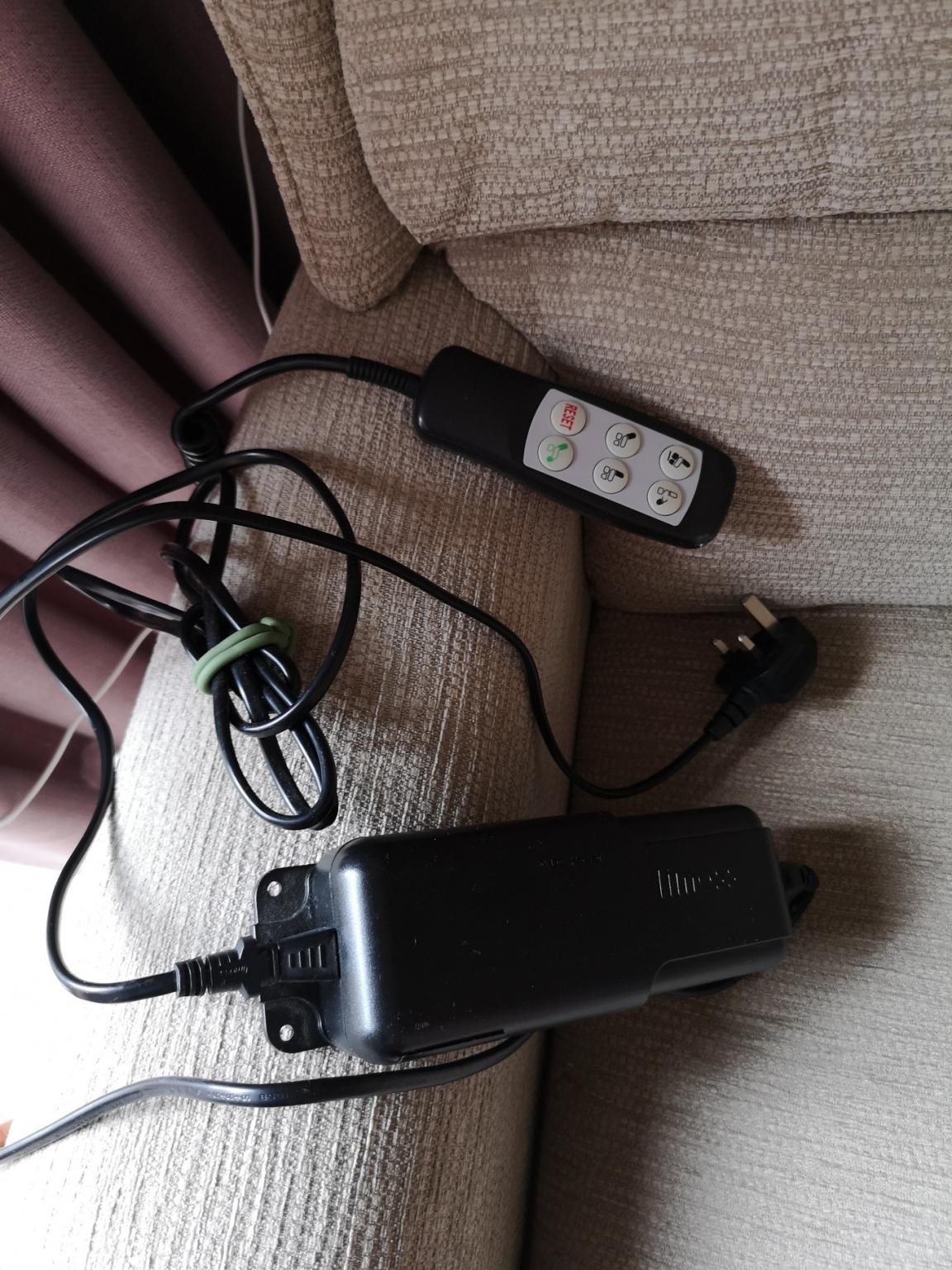 Electric lift and rise chair in B71 Sandwell für 80,00 £ zum Verkauf ...