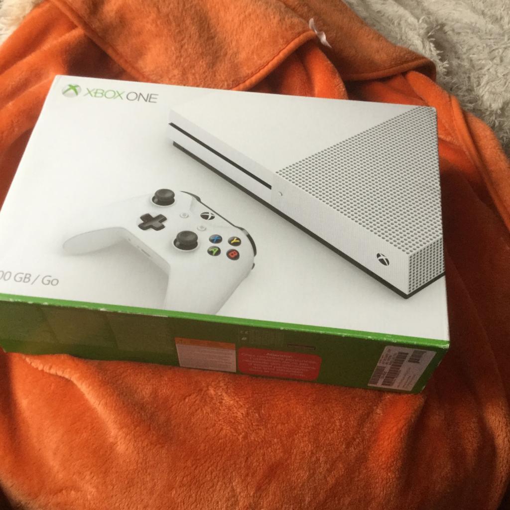 Microsoft Xbox One,Boxed,white,500GB in WV10 Wolverhampton für £ 100,00 ...