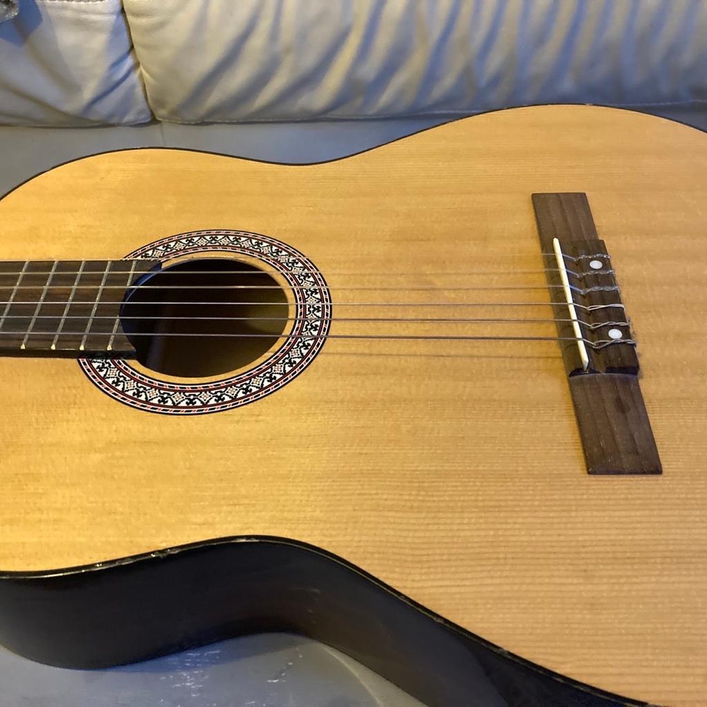 Jose Ferrer Classical Guitar in Bletchley and Fenny Stratford für 15,00 ...