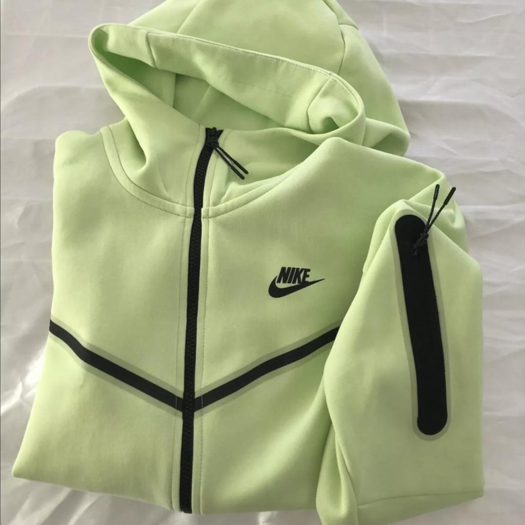 RARE Cream Nike tech fleece in CR7 London für £ 75,00 zum Verkauf ...