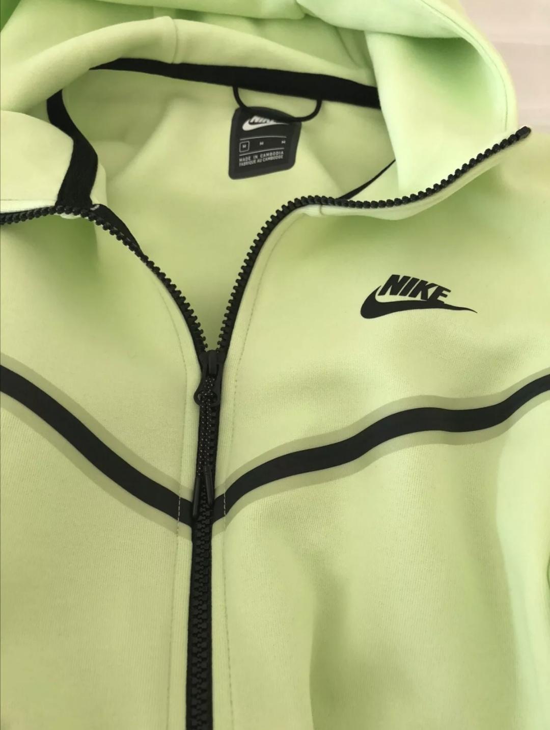 RARE Cream Nike tech fleece in CR7 London für £ 75,00 zum Verkauf ...