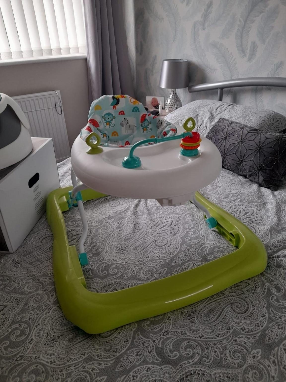 Baby walker in L27 Liverpool für £ 10,00 zum Verkauf | Shpock AT
