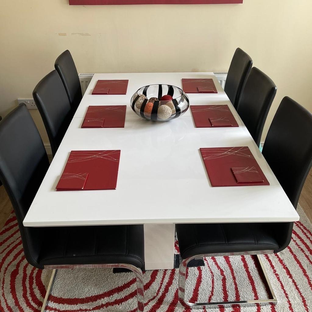 High gloss white extendable dining table in Kirklees for £255.00 for ...