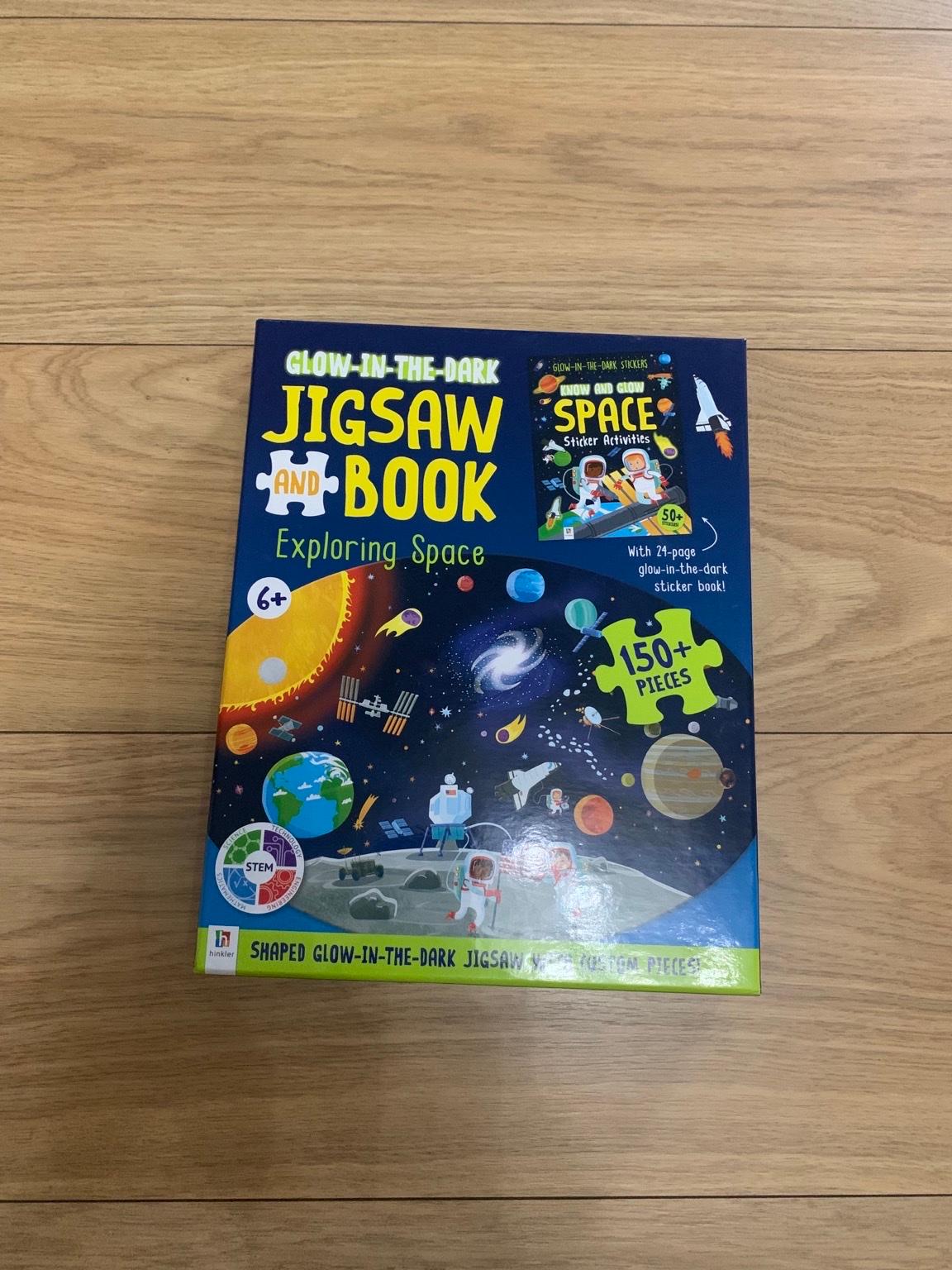 Jigsaw and book - exploring Space in NW9 Barnet für 6,00 £ zum Verkauf | Shpock DE