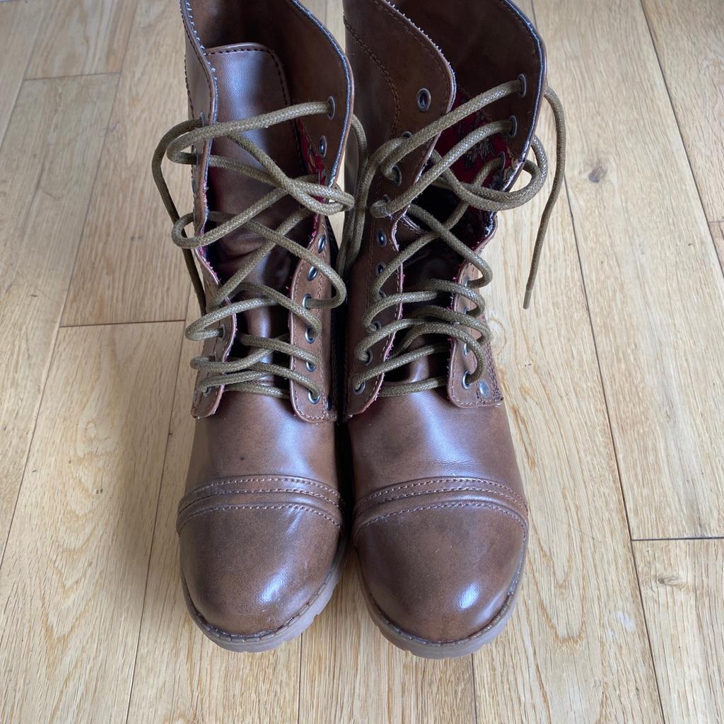 Rocketdog Boots in Watford für £ 25,00 zum Verkauf | Shpock AT