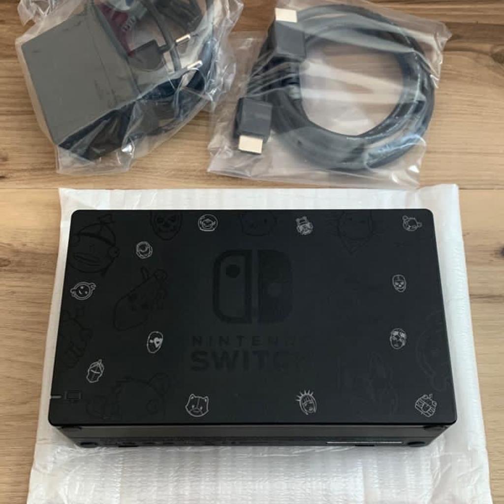 Nintendo Switch Docking Station Set Fortnite in 55122 Mainz für 60,00 ...