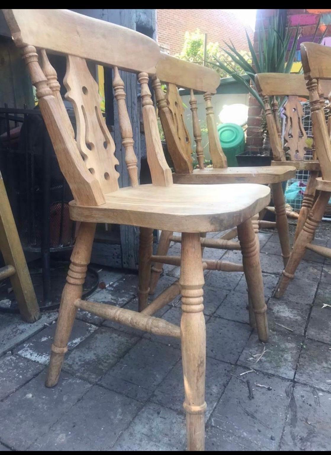 4 solid wooden chairs in SE15 Southwark für 40,00 £ zum Verkauf | Shpock DE